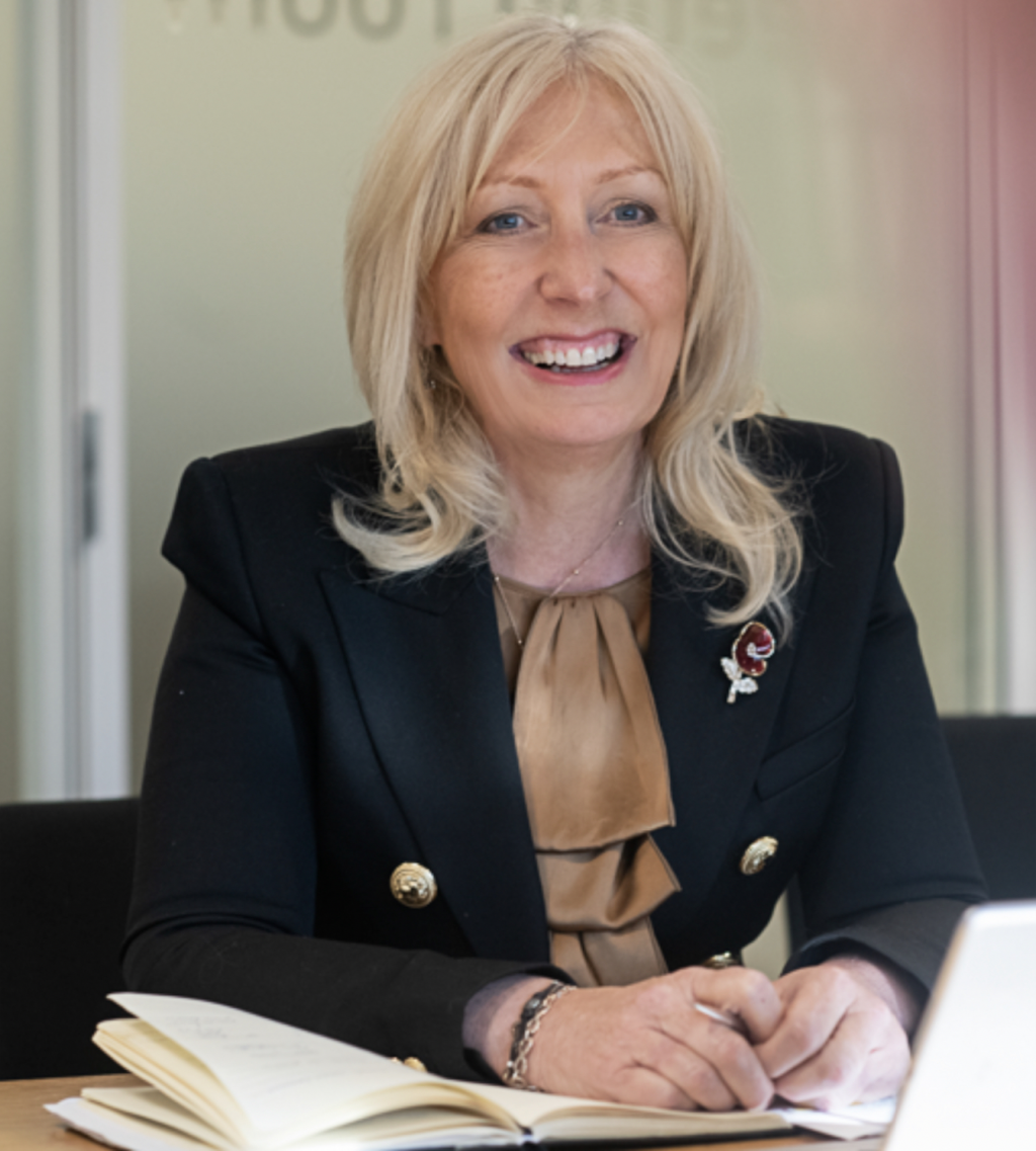 Michele Faull - The Line